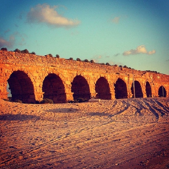 Rooman Valtakunnan Akveduktijärjestelmä – Antiikin Historia ja Kulttuuri